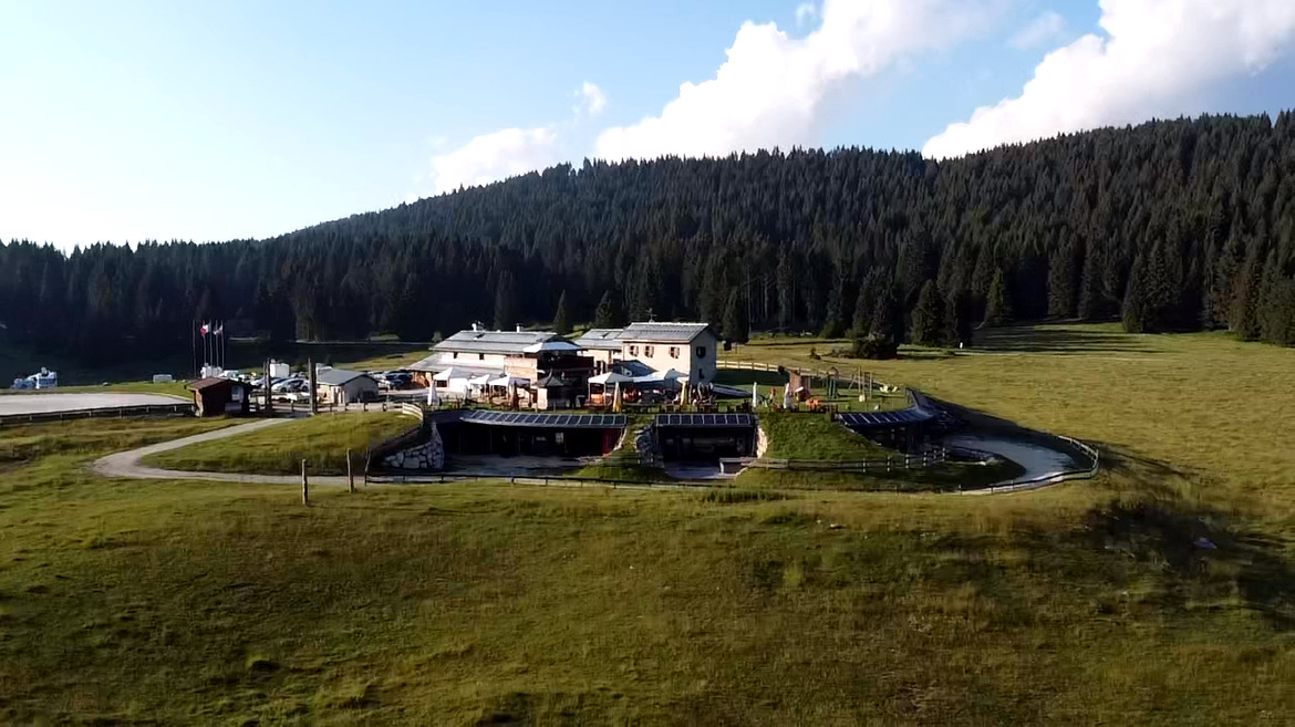 Da Millegrobbe a Forte Campo Luserna: l'Alpe Cimbra con il cane
